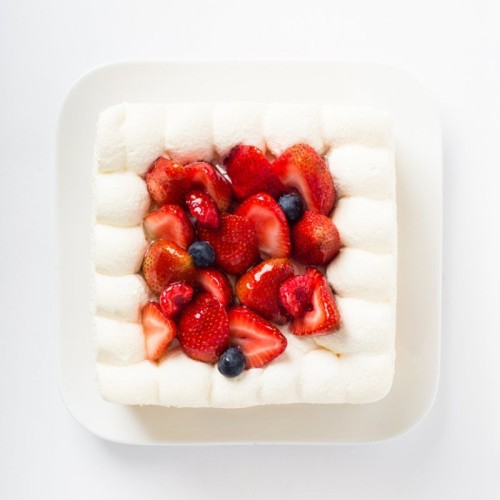 Strawberry Square | Polar Puffs & Cakes